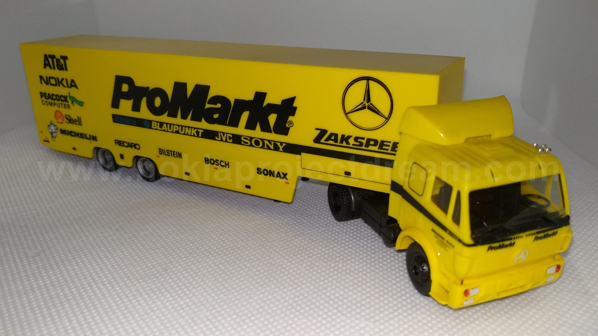Truck Model Mercedes-Benz Racing Team – Nokia Project Dream