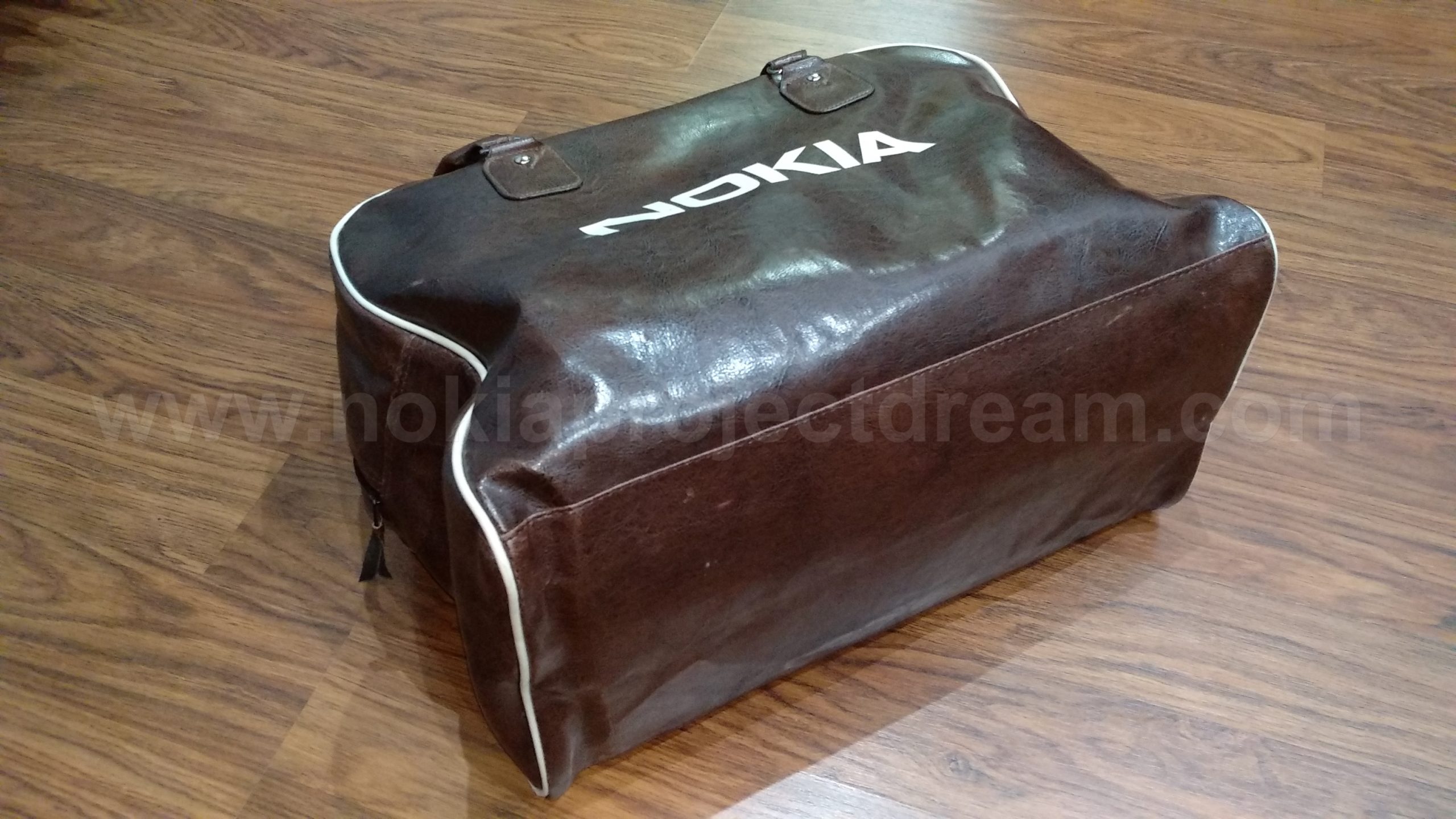 Nokia Brown Leather Big Bag – Nokia Project Dream